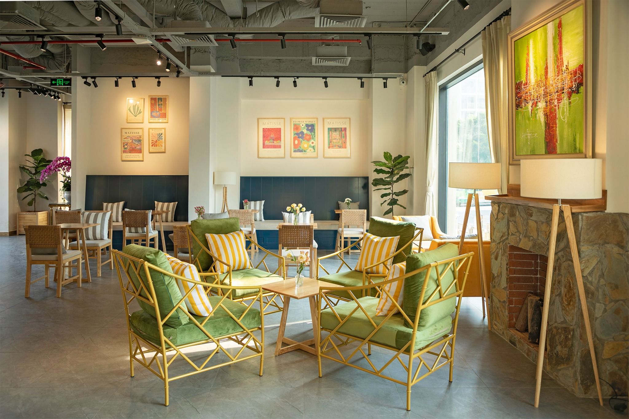 Bí quyết chọn rèm cửa cho quán Cafe | Rèm cửa Mihn Home